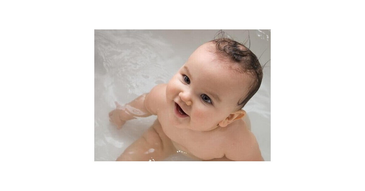 Casos de testículo retrátil em bebês | Nestlé FamilyNes